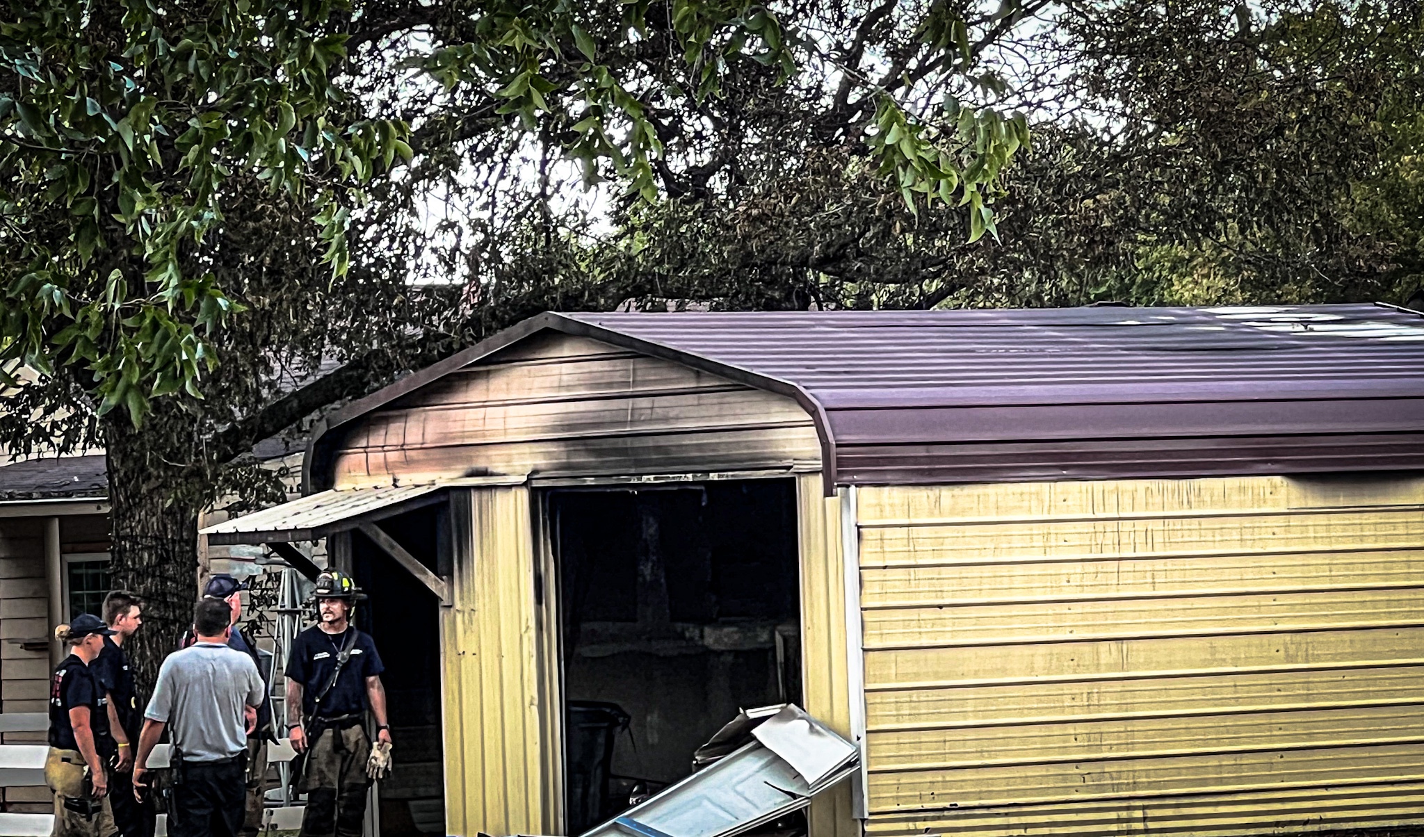 Firefighters Battle MW House Fire During Extreme Heat - Mineral Wells ...